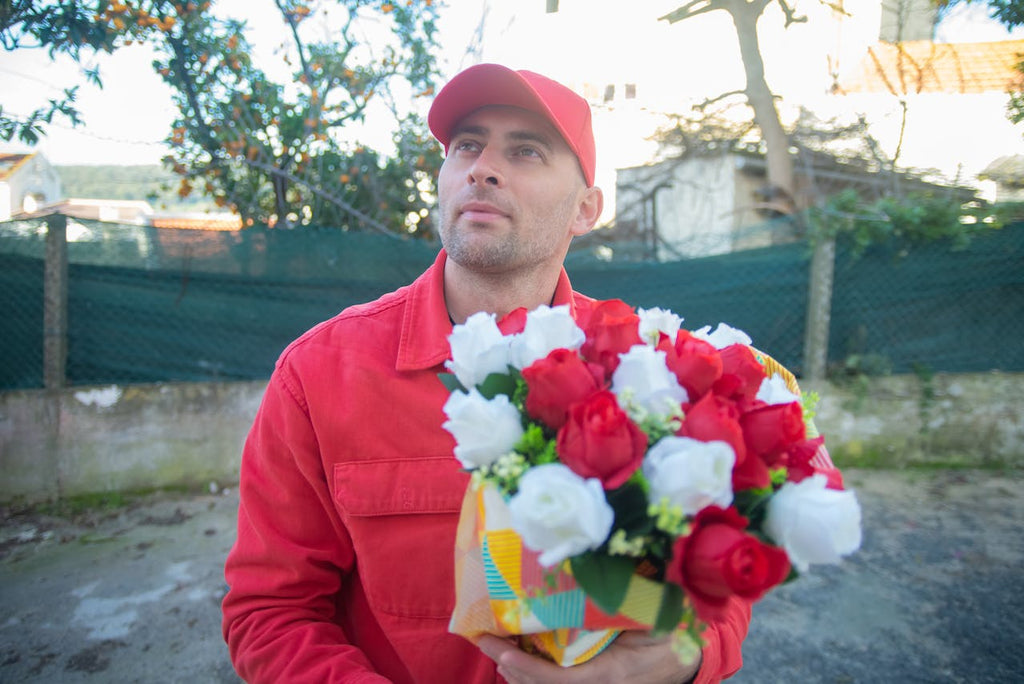 Best Long-Stem Rose Delivery Services in the USA (2025 Guide) — RosaExpress
